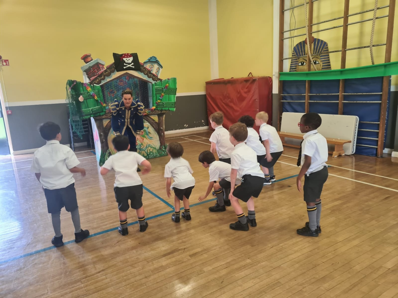 Mr Hullabaloo - Welcome to Inchmarlo