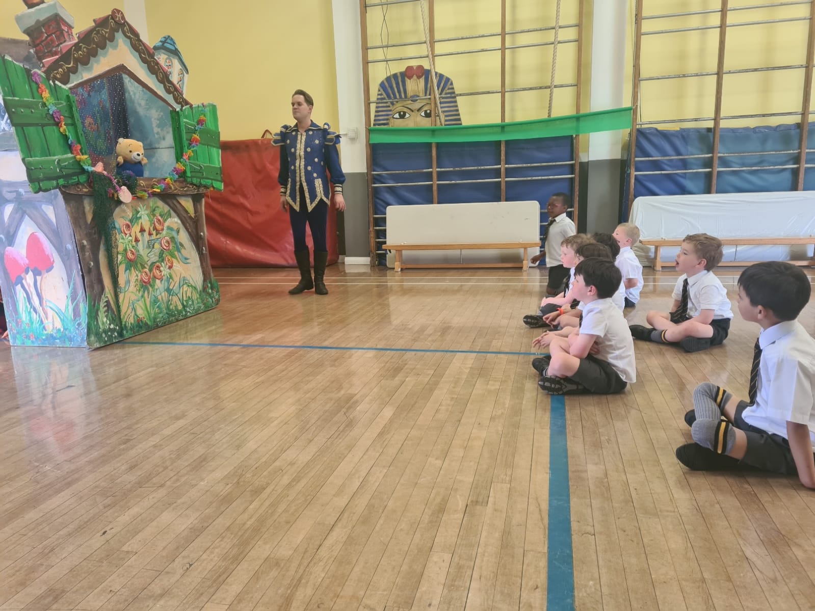 Mr Hullabaloo - Welcome to Inchmarlo