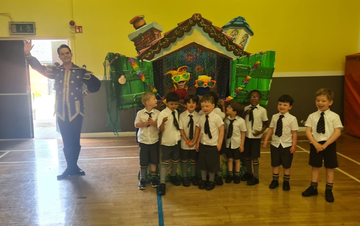 Mr Hullabaloo - Welcome to Inchmarlo